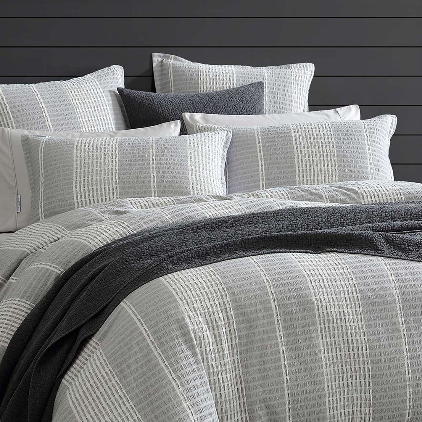 Hurley Charcoal Quilt Cover Set by Logan and Mason Platinum | Quilt ...
