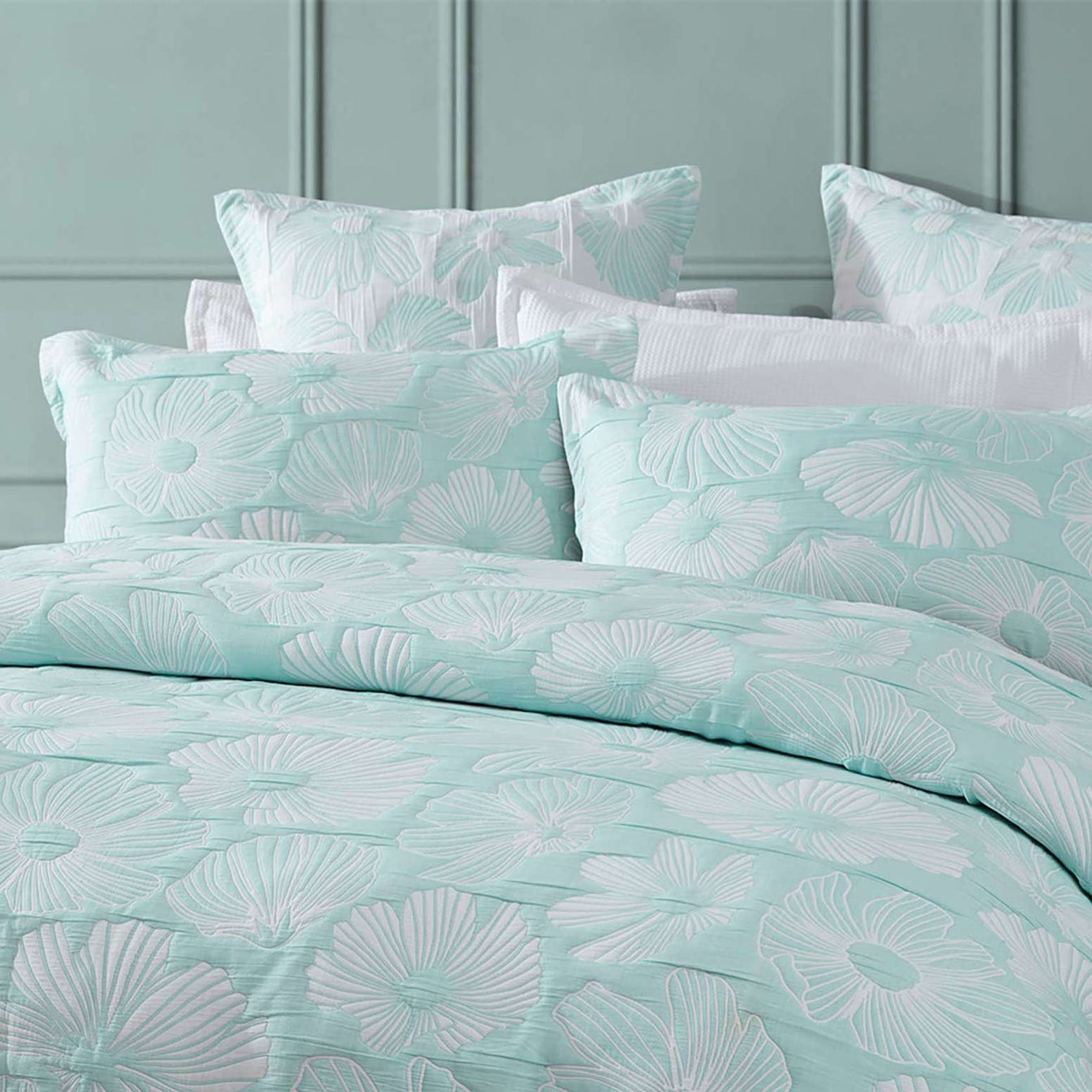 Poppi Aqua Quilt Cover Set by Logan and Mason Platinum | Quilt Cover World